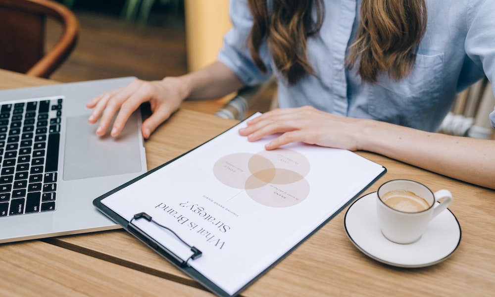 Brend strategija za male firme: Kako se izdvojiti u gužvi konkurencije ...